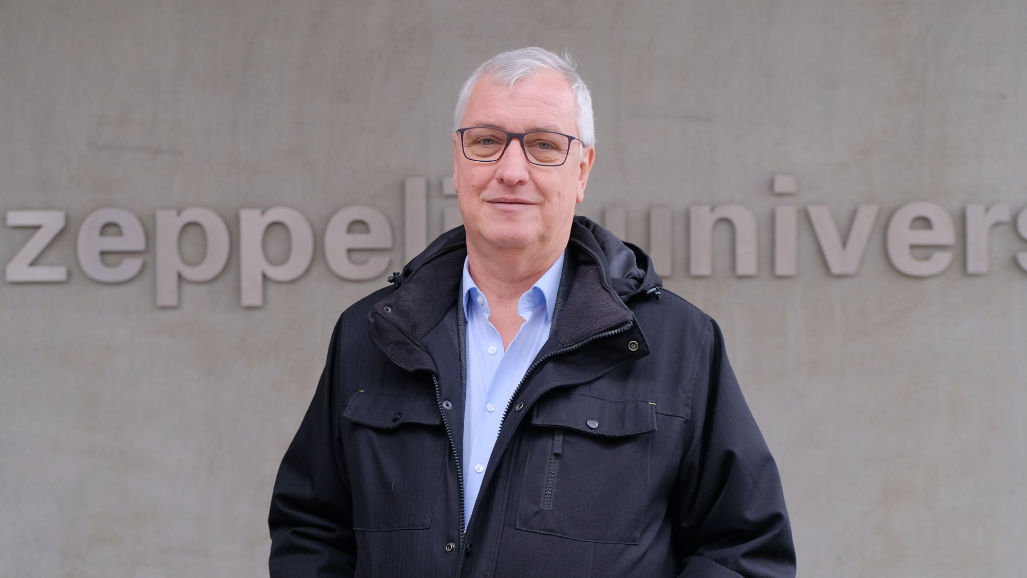 Apropos Graf Zeppelin & wer, wenn nicht Sie, ist Mr. Zeppelin, Peter ...